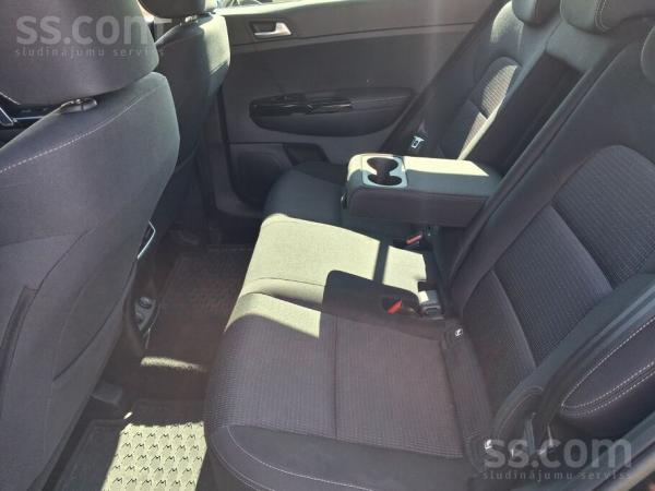 Black Kia Sportage 2021 in Liepaja, with an engine capacity of 1.60 L and mileage of 34 thousand km for 16640 €, photo 9 on AUTOMOTO.COM.LV