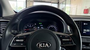 Black Kia Sportage 2021 in Riga, with an engine capacity of 1.60 L and mileage of 68 thousand km for 1790000 €, photo 18 on AUTOMOTO.COM.LV