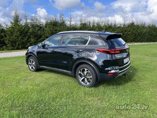 Black Kia Sportage 2021 in Tallinn, with an engine capacity of 1.60 L and mileage of 132 thousand km for 13900 €, photo 4 on AUTOMOTO.COM.LV