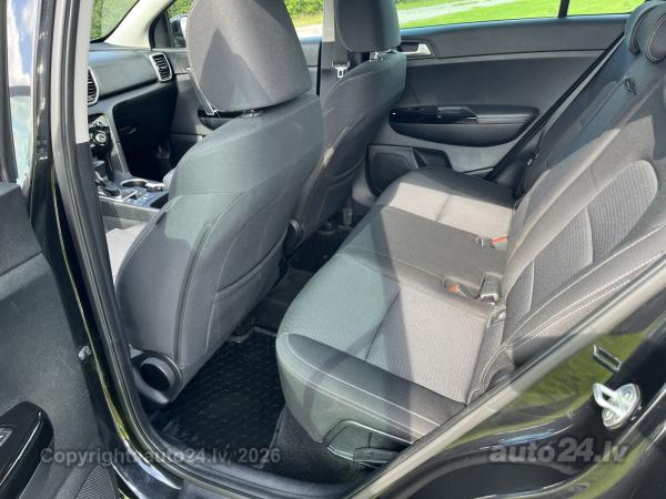 Black Kia Sportage 2021 in Tallinn, with an engine capacity of 1.60 L and mileage of 132 thousand km for 13900 €, photo 7 on AUTOMOTO.COM.LV