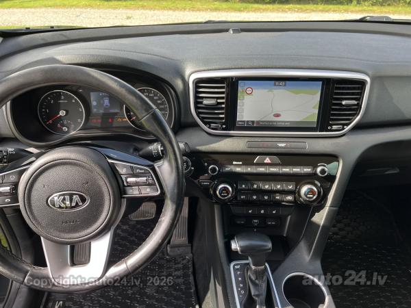 Black Kia Sportage 2021 in Tallinn, with an engine capacity of 1.60 L and mileage of 132 thousand km for 13900 €, photo 9 on AUTOMOTO.COM.LV