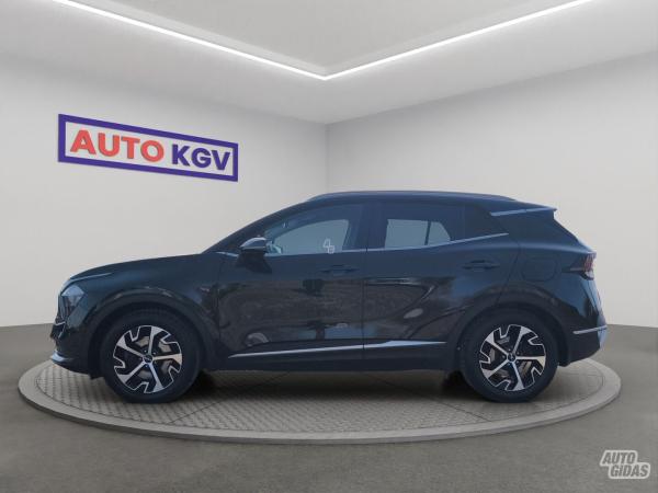 Black Kia Sportage 2022 in Vilnius, with an engine capacity of 1.60 L and mileage of 42 thousand km for 21499 €, photo 2 on AUTOMOTO.COM.LV