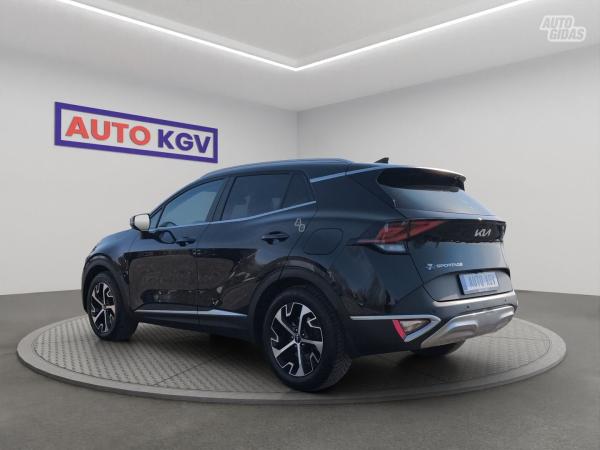 Black Kia Sportage 2022 in Vilnius, with an engine capacity of 1.60 L and mileage of 42 thousand km for 21499 €, photo 3 on AUTOMOTO.COM.LV