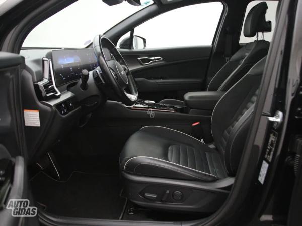 Black Kia Sportage 2022 in Vilnius, with an engine capacity of 1.60 L and mileage of 181 thousand km for 22599 €, photo 4 on AUTOMOTO.COM.LV
