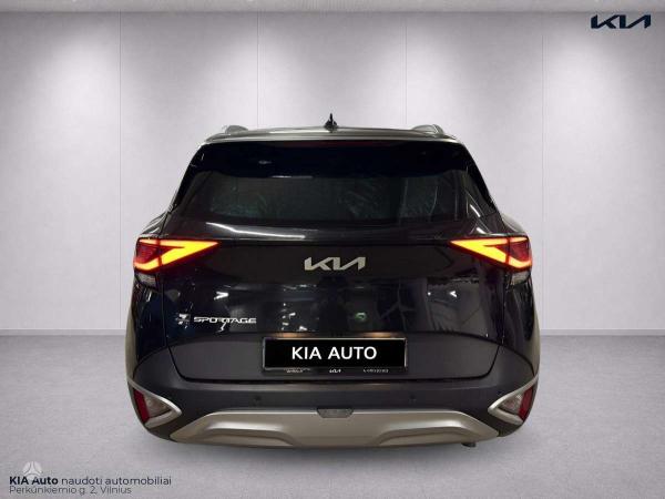 Black Kia Sportage 2022 in Vilnius, with an engine capacity of 1.60 L and mileage of 91 thousand km for 21900 €, photo 4 on AUTOMOTO.COM.LV