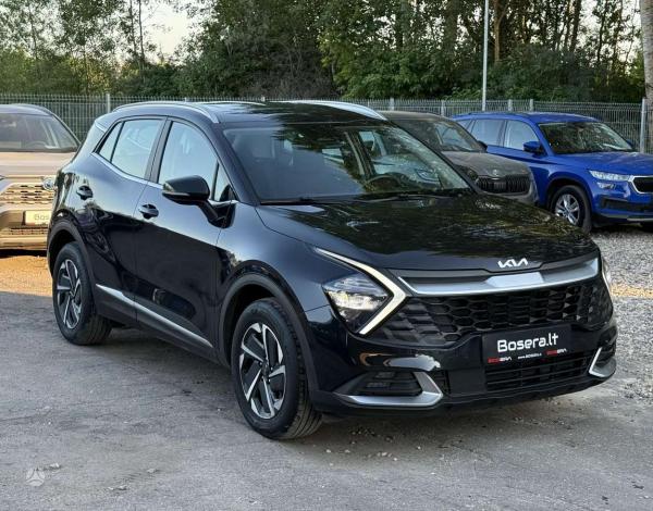 Black Kia Sportage 2022 in Vilnius, with an engine capacity of 1.60 L and mileage of 118 thousand km for 20990 €, photo 3 on AUTOMOTO.COM.LV
