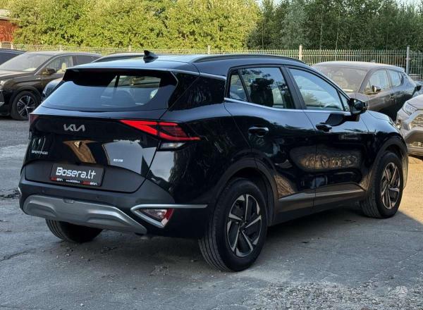 Black Kia Sportage 2022 in Vilnius, with an engine capacity of 1.60 L and mileage of 118 thousand km for 20990 €, photo 5 on AUTOMOTO.COM.LV