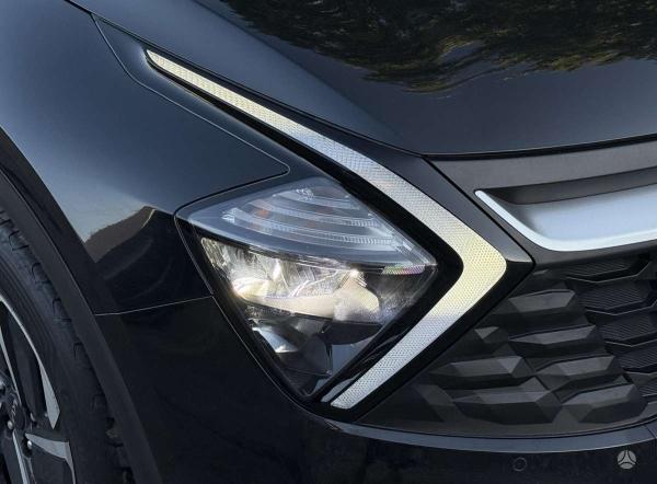 Black Kia Sportage 2022 in Vilnius, with an engine capacity of 1.60 L and mileage of 118 thousand km for 20990 €, photo 9 on AUTOMOTO.COM.LV