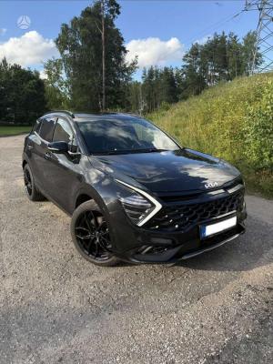 Black Kia Sportage 2022 in Vilnius, with an engine capacity of 1.60 L and mileage of 254 thousand km for 22500 €, photo  on AUTOMOTO.COM.LV