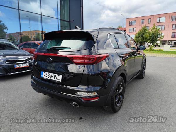 Black Kia Sportage 2022 in Tallinn, with an engine capacity of 1.60 L and mileage of 65 thousand km for 18500 €, photo 4 on AUTOMOTO.COM.LV