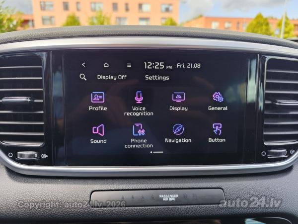 Black Kia Sportage 2022 in Tallinn, with an engine capacity of 1.60 L and mileage of 65 thousand km for 18500 €, photo 7 on AUTOMOTO.COM.LV