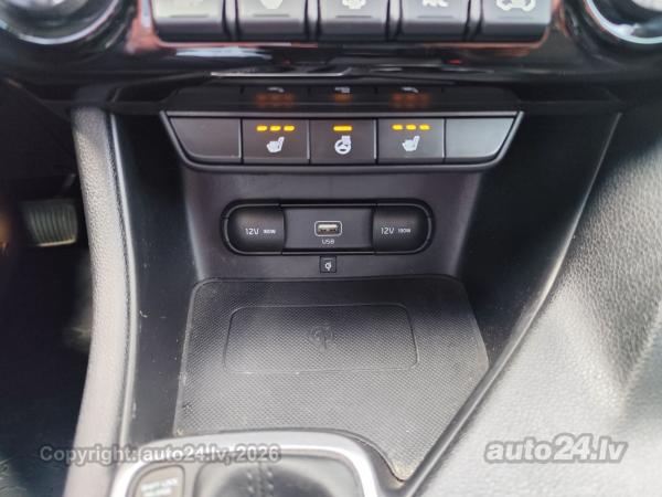 Black Kia Sportage 2022 in Tallinn, with an engine capacity of 1.60 L and mileage of 65 thousand km for 18500 €, photo 10 on AUTOMOTO.COM.LV