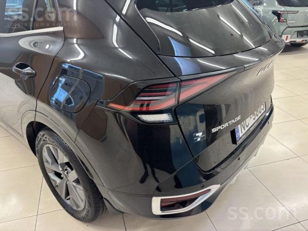 Melns Kia Sportage 2022 Rīga, ar dzinēja tilpumu 1.60 L un nobraukumu 77 tūkst. km par 23500 €, foto 8 vietnē AUTOMOTO.COM.LV