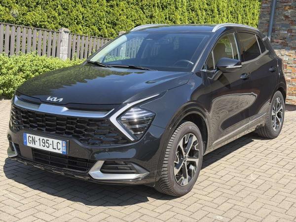 Black Kia Sportage 2023 in Kaunas, with an engine capacity of 1.60 L and mileage of 140 thousand km for 23200 €, photo 1 on AUTOMOTO.COM.LV
