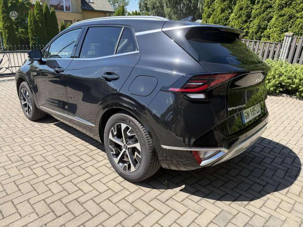 Black Kia Sportage 2023 in Kaunas, with an engine capacity of 1.60 L and mileage of 140 thousand km for 23200 €, photo 4 on AUTOMOTO.COM.LV