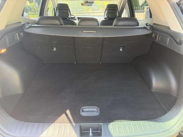 Black Kia Sportage 2023 in Kaunas, with an engine capacity of 1.60 L and mileage of 140 thousand km for 23200 €, photo 9 on AUTOMOTO.COM.LV