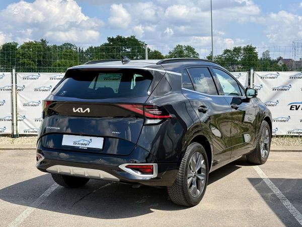 Black Kia Sportage 2023 in Vilnius, with an engine capacity of 1.60 L and mileage of 176 thousand km for 22990 €, photo 2 on AUTOMOTO.COM.LV
