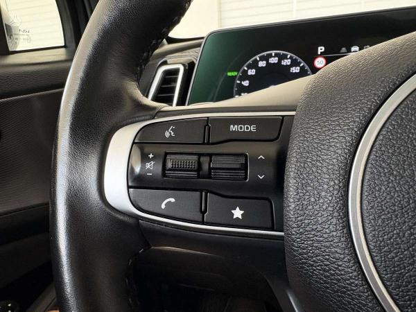 Black Kia Sportage 2023 in Vilnius, with an engine capacity of 1.60 L and mileage of 176 thousand km for 22990 €, photo 8 on AUTOMOTO.COM.LV