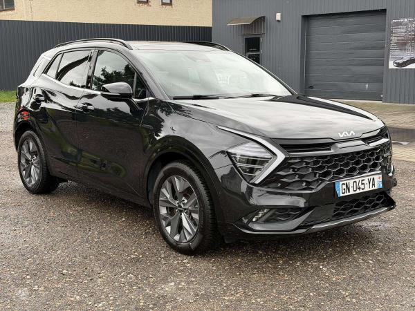 Black Kia Sportage 2023 in Kaunas, with an engine capacity of 1.60 L and mileage of 147 thousand km for 24790 €, photo 1 on AUTOMOTO.COM.LV