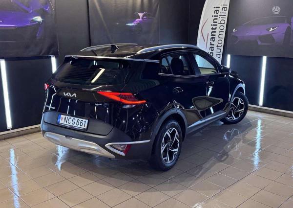 Melns Kia Sportage 2024 Viļņa, ar dzinēja tilpumu 1.60 L un nobraukumu 100 tūkst. km par 22950 €, foto 2 vietnē AUTOMOTO.COM.LV