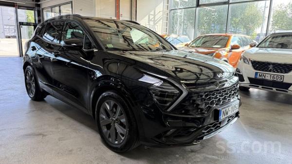 Black Kia Sportage 2024 in Riga, with an engine capacity of 1.60 L and mileage of 47 thousand km for 28900 €, photo 6 on AUTOMOTO.COM.LV