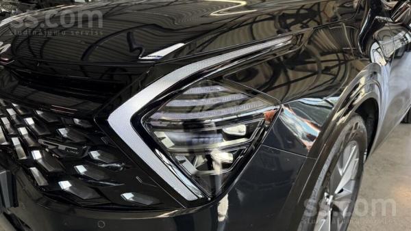 Black Kia Sportage 2024 in Riga, with an engine capacity of 1.60 L and mileage of 47 thousand km for 28900 €, photo 8 on AUTOMOTO.COM.LV