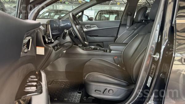 Black Kia Sportage 2024 in Riga, with an engine capacity of 1.60 L and mileage of 47 thousand km for 28900 €, photo 10 on AUTOMOTO.COM.LV