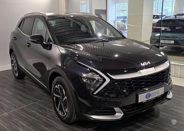 Melns Kia Sportage 2025 Šauļi, ar dzinēja tilpumu 1.60 L un nobraukumu 3 tūkst. km par 28800 €, foto 1 vietnē AUTOMOTO.COM.LV