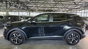 Melns Kia Sportage 2025 Rīga, ar dzinēja tilpumu 1.60 L un nobraukumu 27 tūkst. km par 2890000 €, foto  vietnē AUTOMOTO.COM.LV