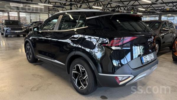 Kia Sportage 2025 Rīga vietnē Melns Kia Sportage 2025 Rīga, ar dzinēja tilpumu 1.60 L un nobraukumu 34 tūkst. km par 24900 €, foto 4 vietnē AUTOMOTO.COM.LV