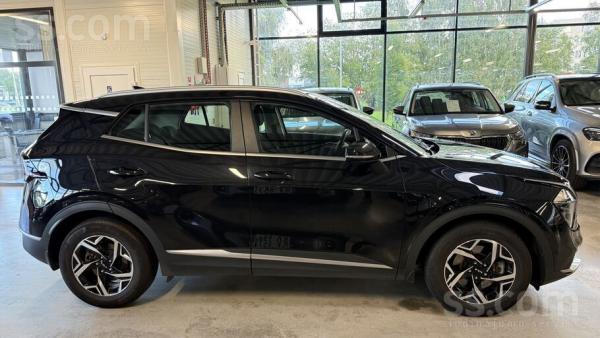 Kia Sportage 2025 Rīga vietnē Melns Kia Sportage 2025 Rīga, ar dzinēja tilpumu 1.60 L un nobraukumu 34 tūkst. km par 24900 €, foto 7 vietnē AUTOMOTO.COM.LV