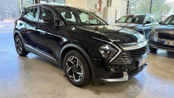 Kia Sportage 2025 Rīga vietnē Melns Kia Sportage 2025 Rīga, ar dzinēja tilpumu 1.60 L un nobraukumu 34 tūkst. km par 24900 €, foto 8 vietnē AUTOMOTO.COM.LV
