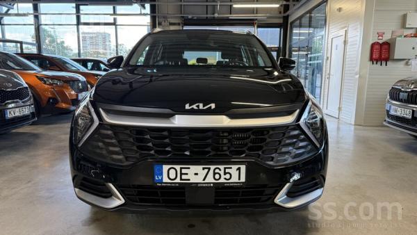 Kia Sportage 2025 Rīga vietnē Melns Kia Sportage 2025 Rīga, ar dzinēja tilpumu 1.60 L un nobraukumu 34 tūkst. km par 24900 €, foto 9 vietnē AUTOMOTO.COM.LV