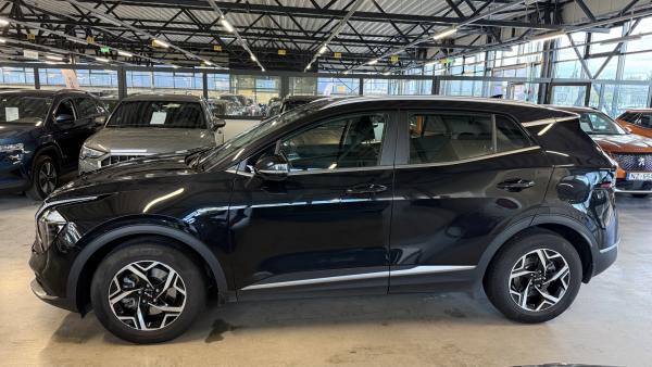 Melns Kia Sportage 2025 Rīga, ar dzinēja tilpumu 1.60 L un nobraukumu 34 tūkst. km par 24900 €, foto  vietnē AUTOMOTO.COM.LV