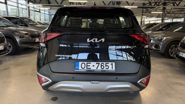 Black Kia Sportage 2025 in Riga, with an engine capacity of 1.60 L and mileage of 34 thousand km for 24900 €, photo 4 on AUTOMOTO.COM.LV