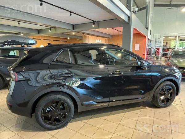 Black Kia Sportage 2026 in Liepaja, with an engine capacity of 1.60 L and mileage of 6 thousand km for 33940 €, photo 3 on AUTOMOTO.COM.LV