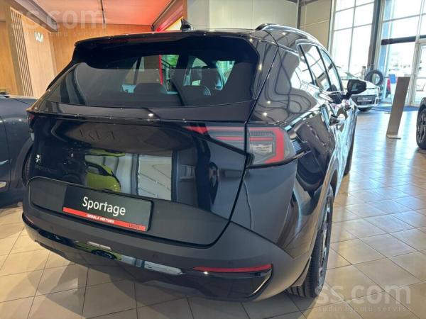 Black Kia Sportage 2026 in Liepaja, with an engine capacity of 1.60 L and mileage of 6 thousand km for 33940 €, photo 4 on AUTOMOTO.COM.LV