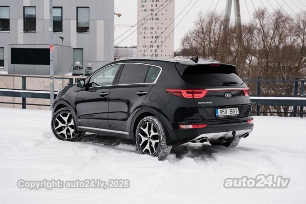 Black Kia Sportage 2016 in Tartu, with an engine capacity of 2.00 L and mileage of 166 thousand km for 14499 €, photo 4 on AUTOMOTO.COM.LV
