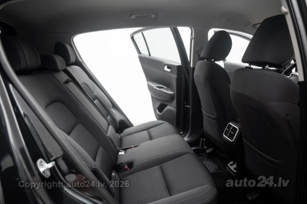 Black Kia Sportage 2016 in Tallinn, with an engine capacity of 2.00 L and mileage of 220 thousand km for 11999 €, photo 9 on AUTOMOTO.COM.LV