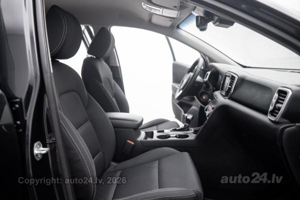 Black Kia Sportage 2016 in Tallinn, with an engine capacity of 2.00 L and mileage of 220 thousand km for 11999 €, photo 10 on AUTOMOTO.COM.LV