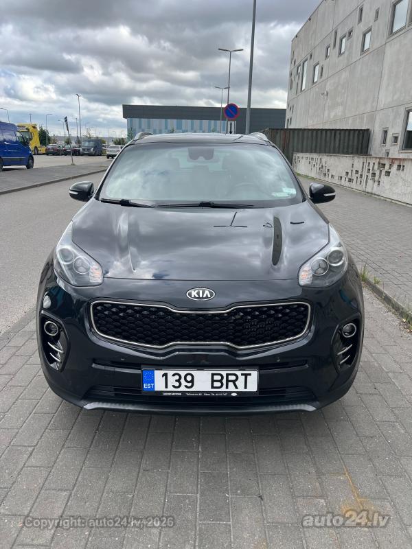 Black Kia Sportage 2016 in Tallinn, with an engine capacity of 2.00 L and mileage of 211 thousand km for 13900 €, photo 5 on AUTOMOTO.COM.LV