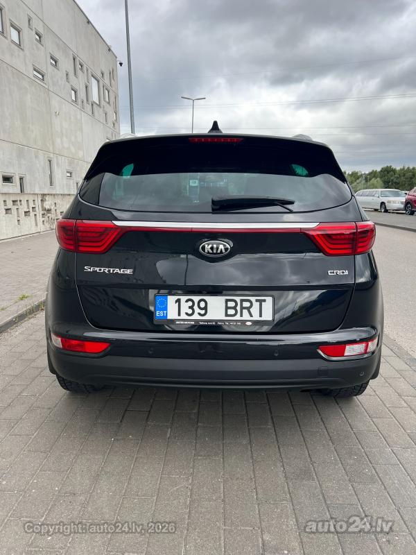Black Kia Sportage 2016 in Tallinn, with an engine capacity of 2.00 L and mileage of 211 thousand km for 13900 €, photo 6 on AUTOMOTO.COM.LV