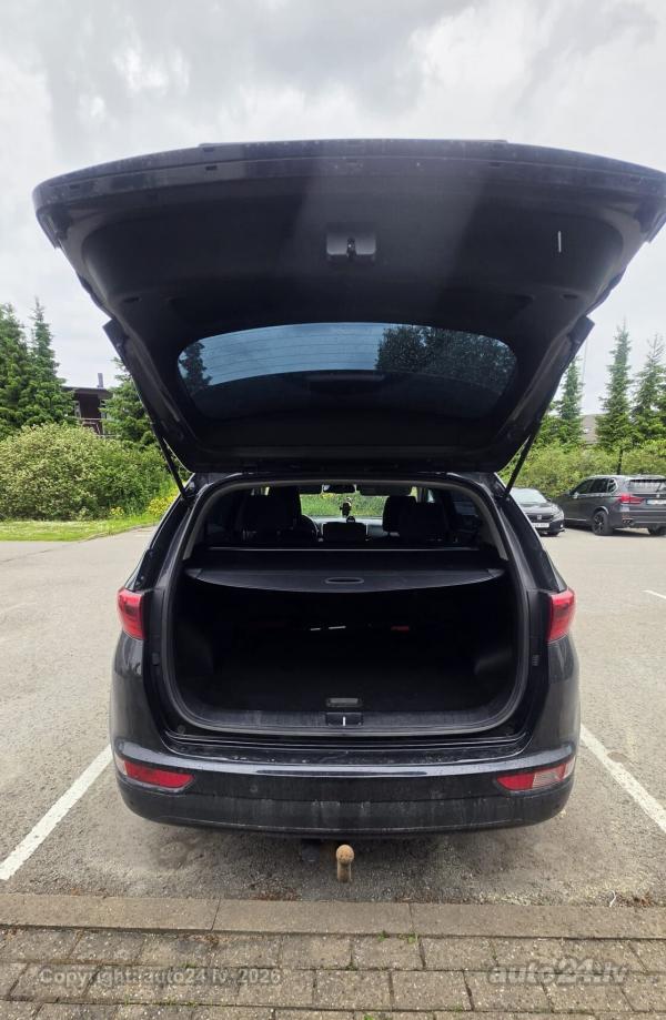 Kia Sportage 2017 Tallina vietnē Melns Kia Sportage 2017 Tallina, ar dzinēja tilpumu 2.00 L un nobraukumu 190 tūkst. km par 10500 €, foto 7 vietnē AUTOMOTO.COM.LV