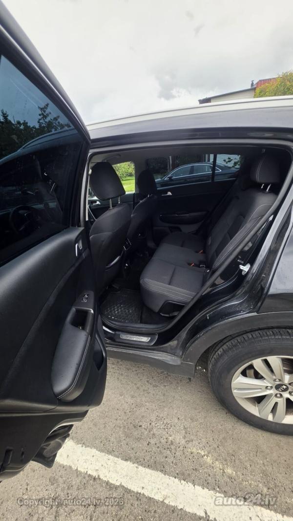 Kia Sportage 2017 Tallina vietnē Melns Kia Sportage 2017 Tallina, ar dzinēja tilpumu 2.00 L un nobraukumu 190 tūkst. km par 10500 €, foto 10 vietnē AUTOMOTO.COM.LV