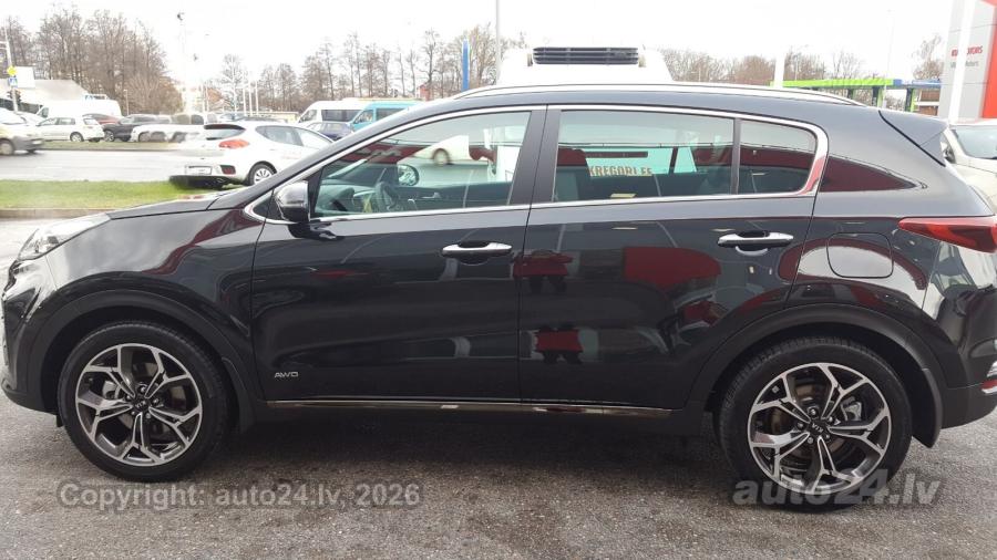 Black Kia Sportage 2018 in Tallinn, with an engine capacity of 2.00 L and mileage of 187 thousand km for 13500 €, photo 3 on AUTOMOTO.COM.LV
