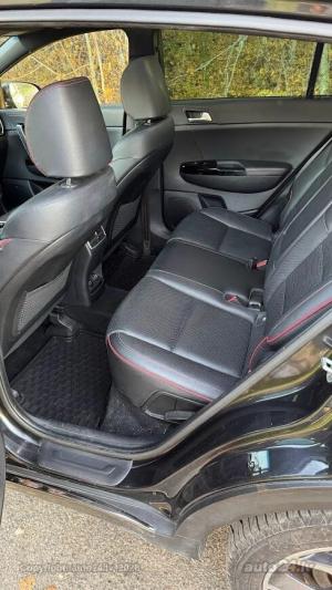 Black Kia Sportage 2018 in Tallinn, with an engine capacity of 2.00 L and mileage of 187 thousand km for 13500 €, photo 8 on AUTOMOTO.COM.LV