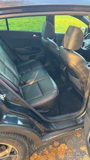 Black Kia Sportage 2018 in Tallinn, with an engine capacity of 2.00 L and mileage of 187 thousand km for 13500 €, photo 9 on AUTOMOTO.COM.LV