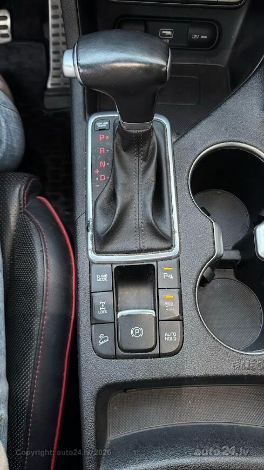 Black Kia Sportage 2018 in Tallinn, with an engine capacity of 2.00 L and mileage of 187 thousand km for 13500 €, photo 13 on AUTOMOTO.COM.LV