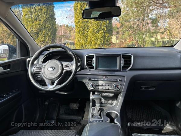 Black Kia Sportage 2018 in Tallinn, with an engine capacity of 2.00 L and mileage of 316 thousand km for 10000 €, photo 5 on AUTOMOTO.COM.LV