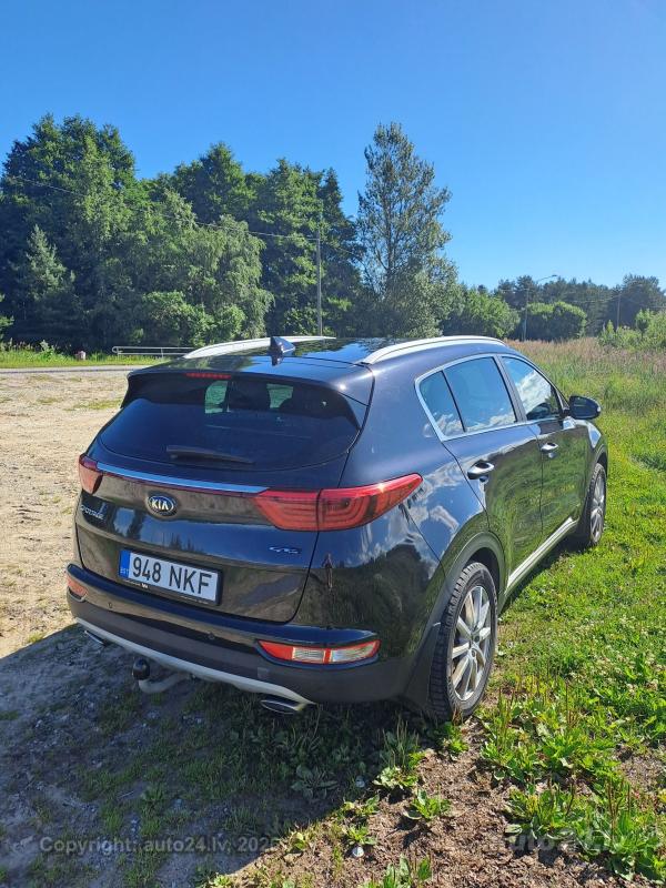Black Kia Sportage 2018 in Tallinn, with an engine capacity of 2.00 L and mileage of 150 thousand km for 14500 €, photo 3 on AUTOMOTO.COM.LV